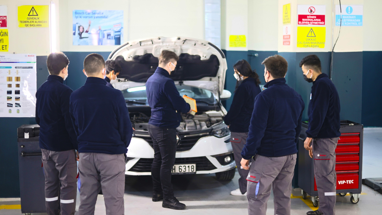 Bosch Car Service’ten 100. yılında TEV iş birliği ile 100 öğrenciye ...